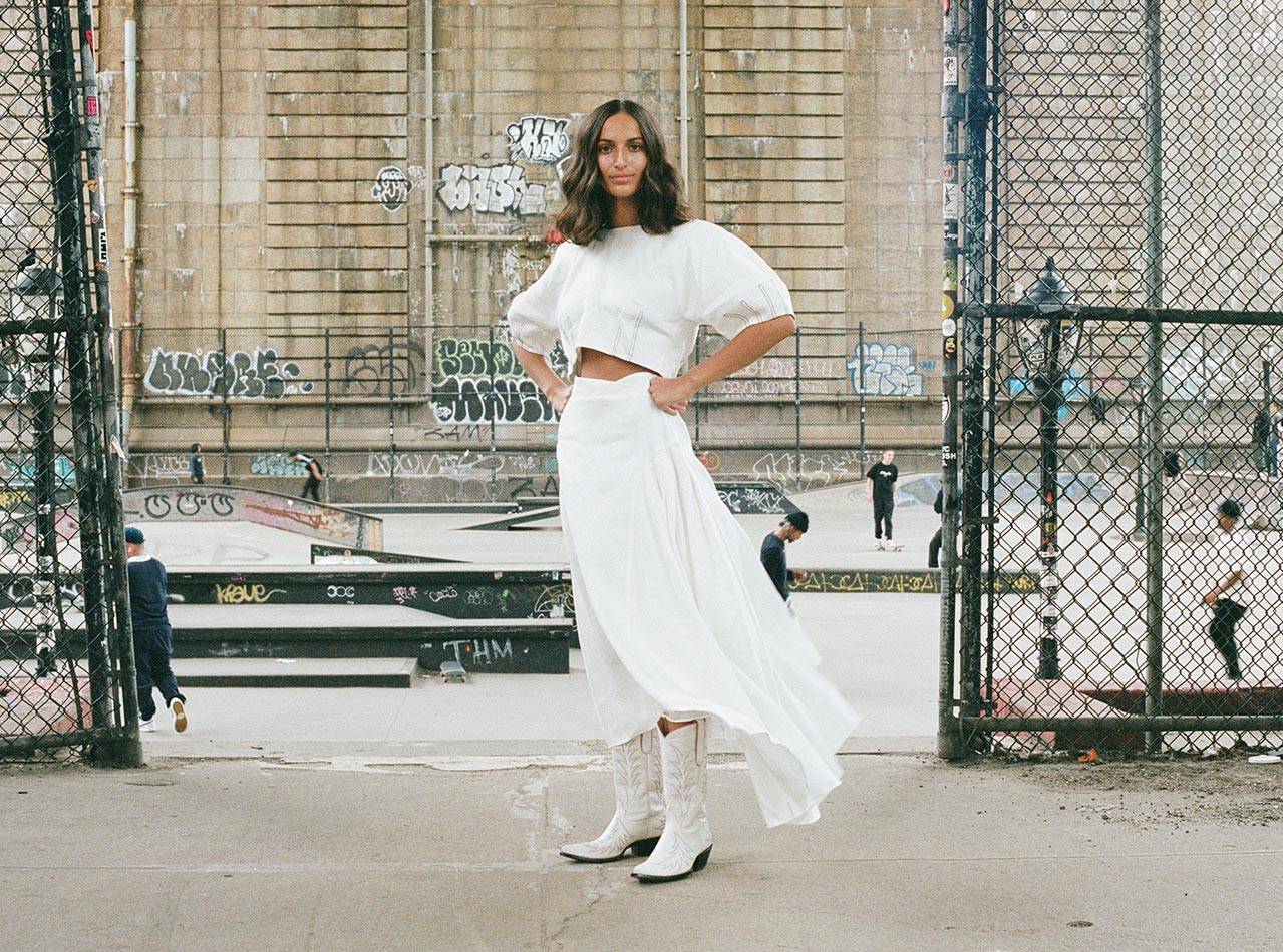 Bella Thomas | Artist – Aje AU